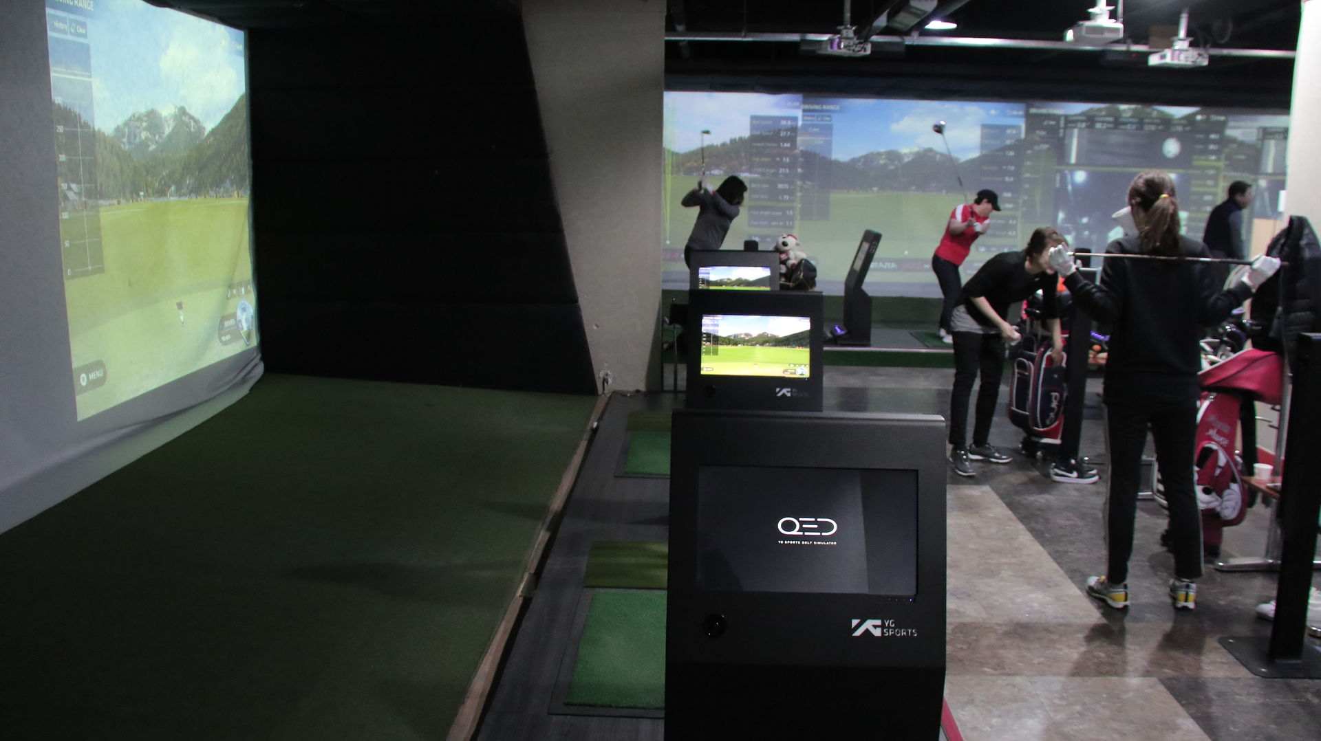 Gallery – QED-Golfsimulator & GSK Golf Systems Gallery – QED-Golfsimulator & GSK Golf Systems